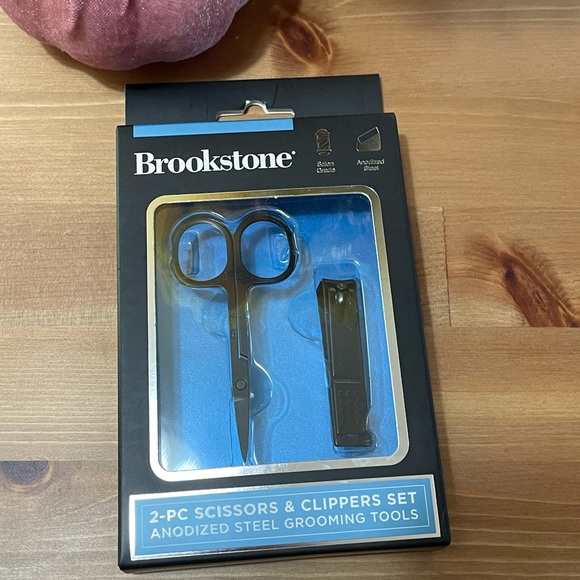 Brookstone | Grooming | Nwt Brownstone 2 Piece Clipper And Scissor Set ...
